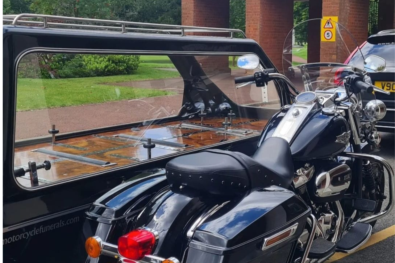 Alternative Hearses – Bate & Holland